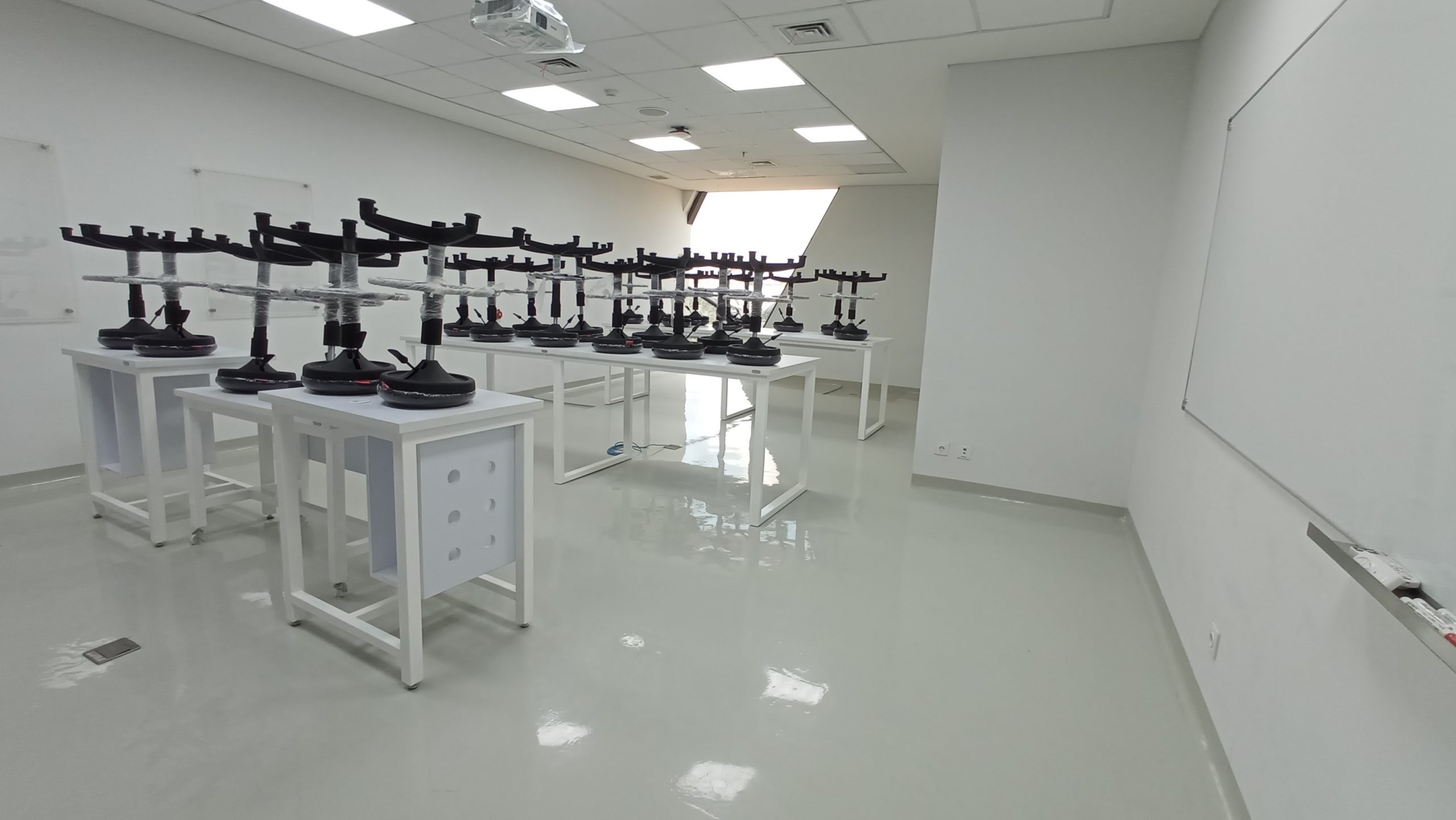 Fluids Lab - Universitas Prasetiya Mulya